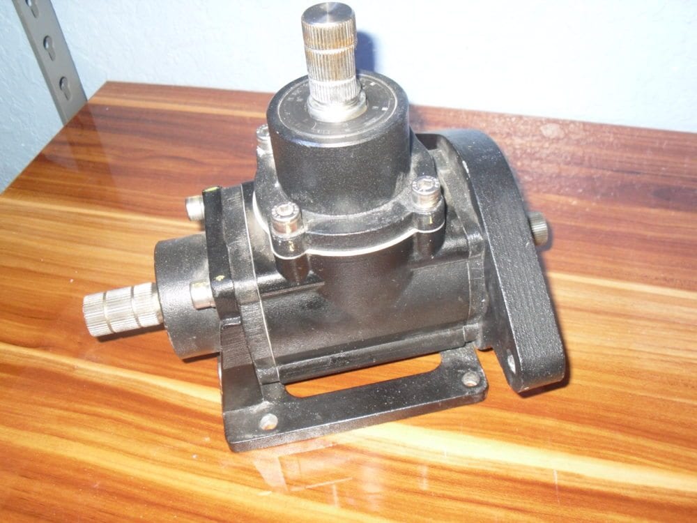 Lewmar 89201513 Mamba BH10 3 Way Bevelbox with AP Autopilot Flange ...