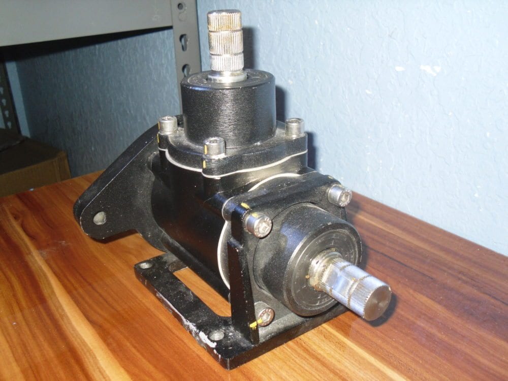 Lewmar 89201513 Mamba BH10 3 Way Bevelbox with AP Autopilot Flange ...