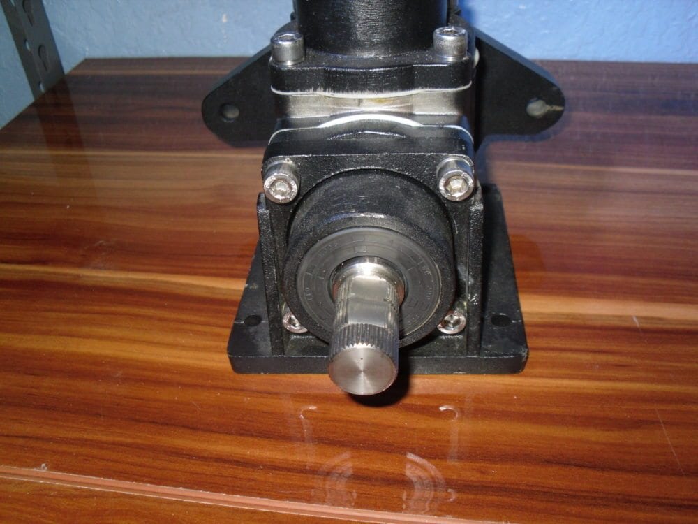 Lewmar 89201513 Mamba BH10 3 Way Bevelbox with AP Autopilot Flange ...