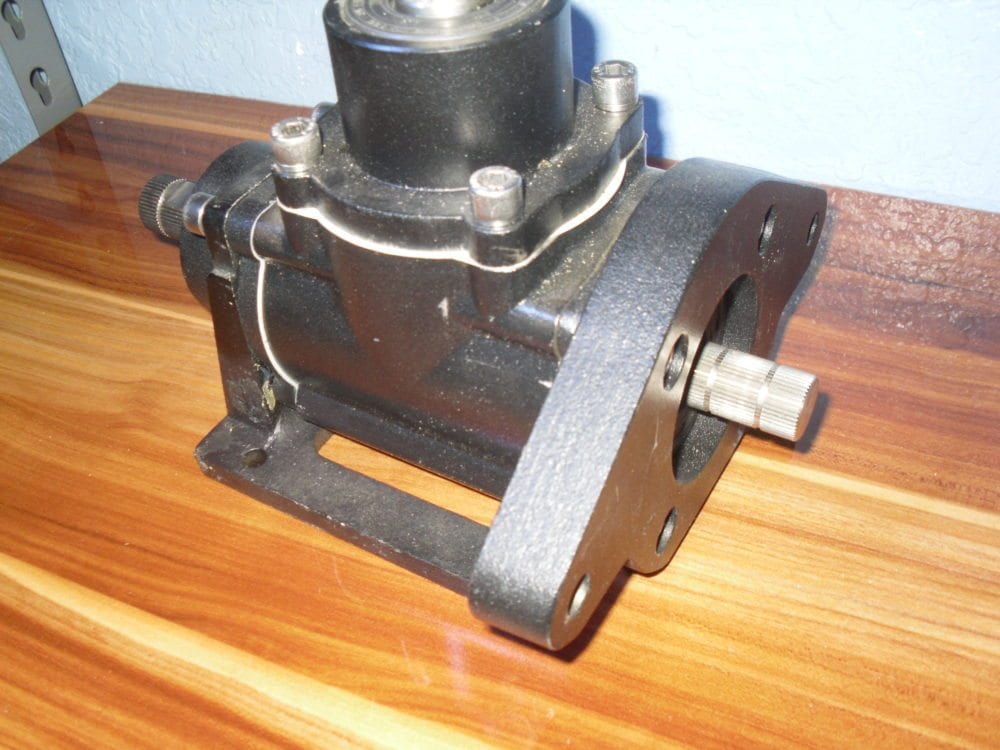 Lewmar 89201513 Mamba BH10 3 Way Bevelbox with AP Autopilot Flange ...