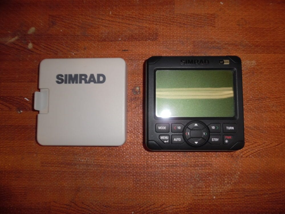 Simrad AP24 Autopilot Control Head in Great Condition - 22096614 ...