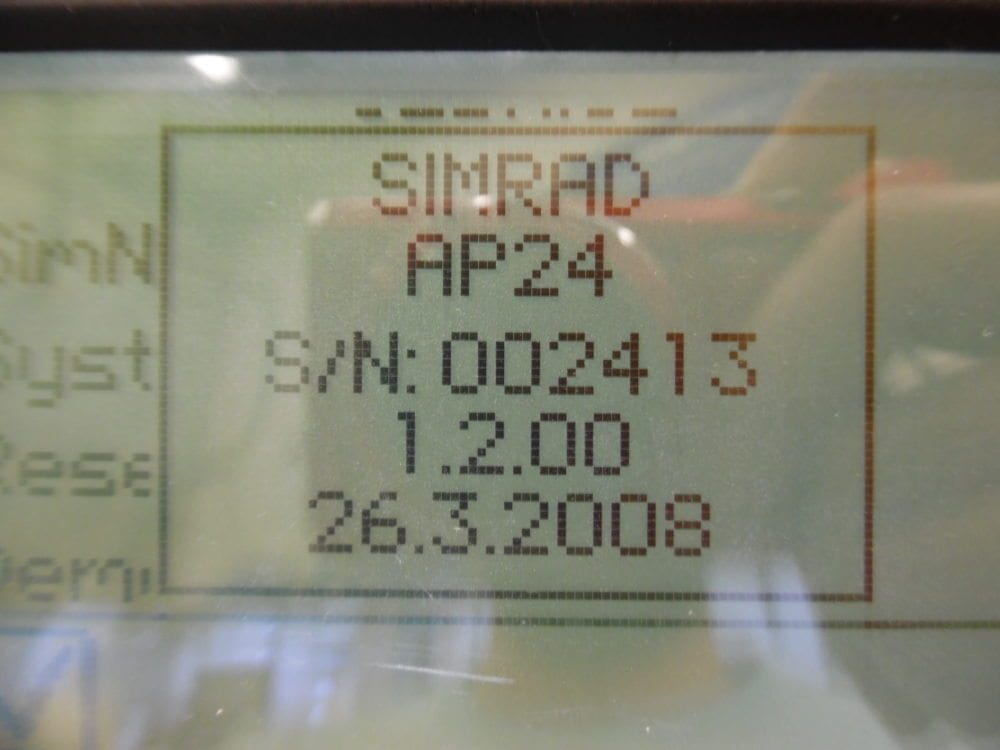 Simrad AP24 Autopilot Control Head in Great Condition - 22096614 ...
