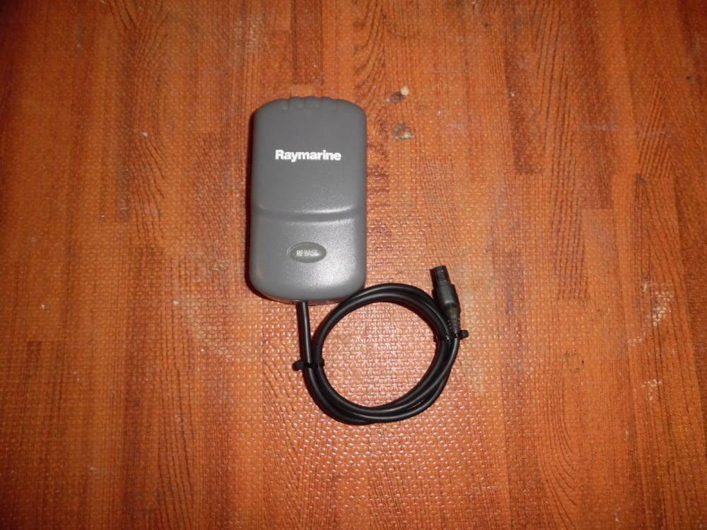 Raymarine Wireless Autopilot Remote Seatalk RF Base Station - E15023 ...