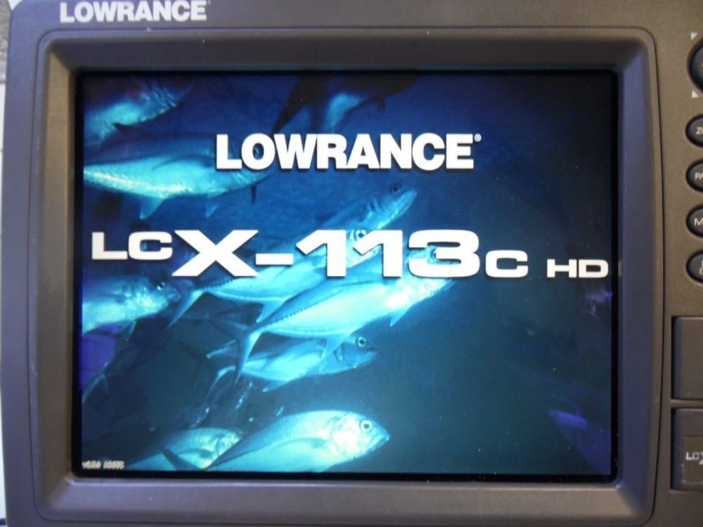 Lowrance LCX-113cHD Chartplotter/FishFinder/GPS Display + Suncover ...