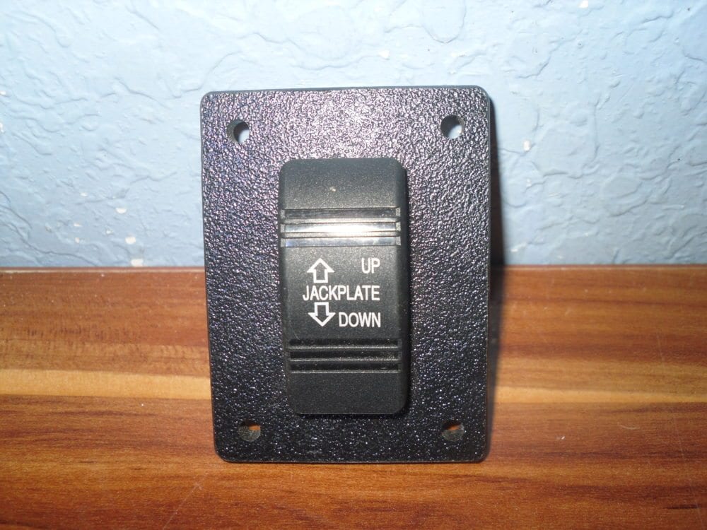 Imtra Windlass Foot Switch. Please note this item is missing the cover.