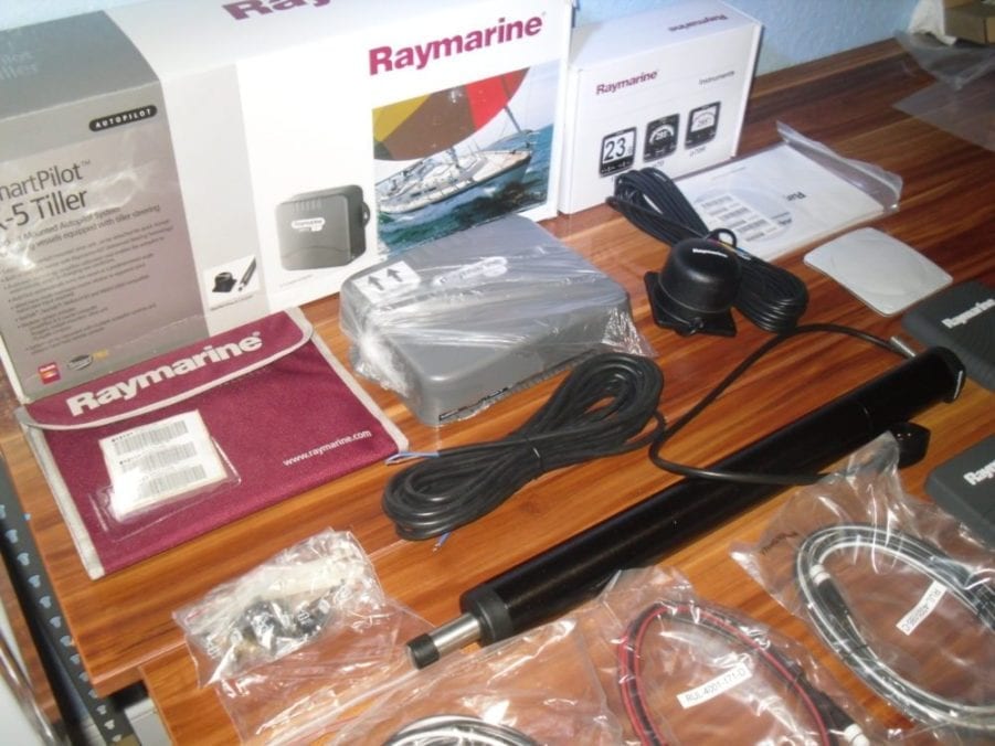 Raymarine COMPLETE SAILBOAT AUTOPILOT Smartpilot X-5 Tiller Pilot w ...