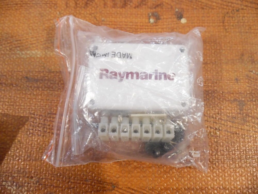 Raymarine R55006 Seatalk Auxillary Junction Box W/ Hardware No Cables ...