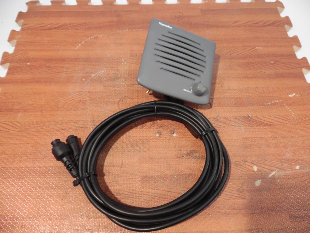 Raymarine RAY240E Active VHF Speaker - E45003 - Great Condition - Max ...