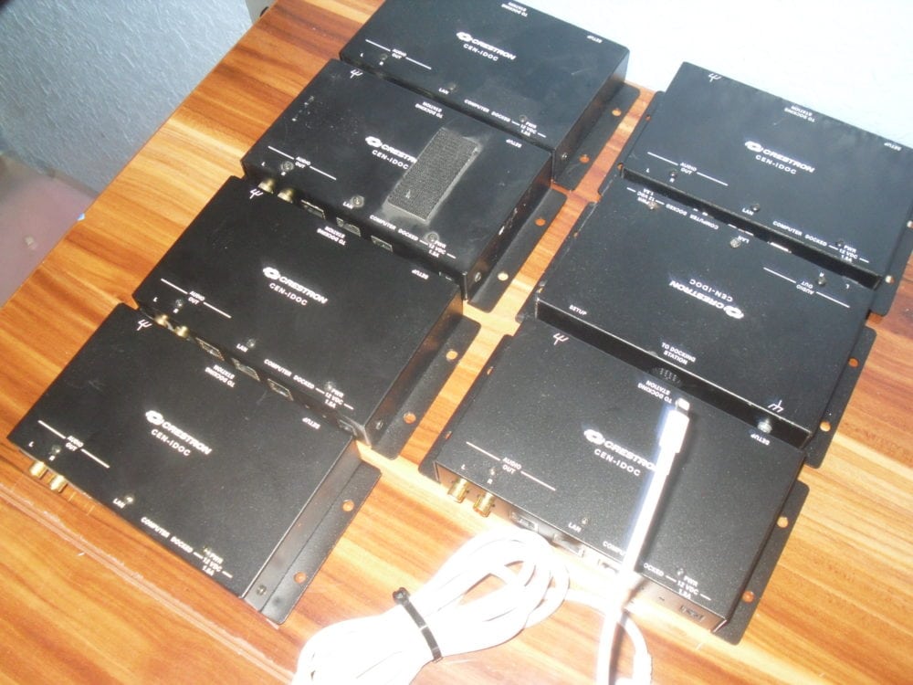 Crestron Lot of 7 CEN-IDOC + CEN-IDOC-DS + IPhone Lightning Adapter ...