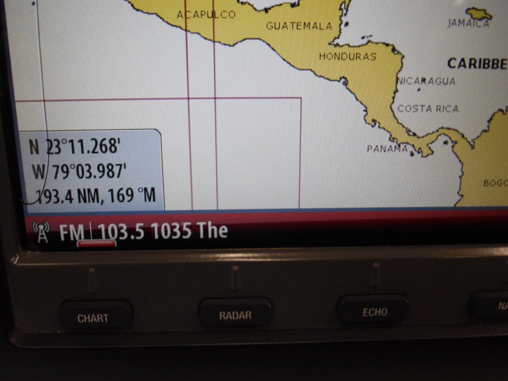 Simrad Sonic Hub by Fusion - w/ Wire Harness & Dock - Fully Tested ...