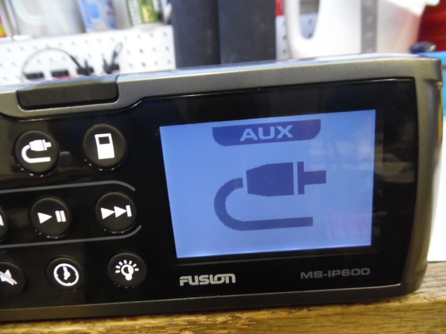 Fusion MS-IP600 Marine Stereo Head Unit - FULLY TESTED - LCD DIM - Max ...