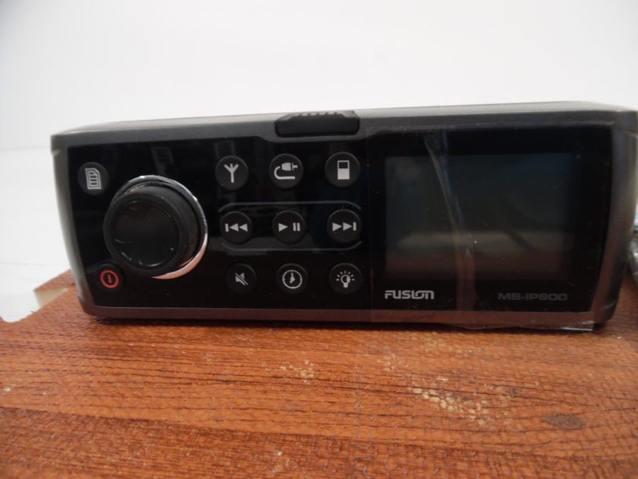 Fusion MS-IP600 Marine Stereo Head Unit - FULLY TESTED - Excellent ...