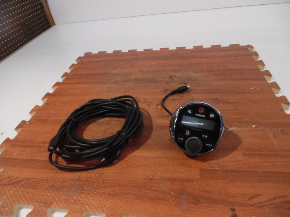 Fusion MS-WR100 Marine Wired Remote Unit w/ cable - TESTED & WORKING ...