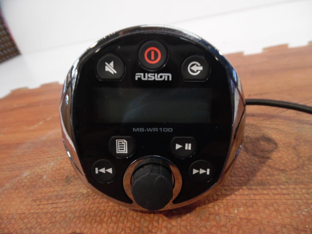 Fusion MS-WR100 Marine Wired Remote Unit w/ cable - TESTED & WORKING ...