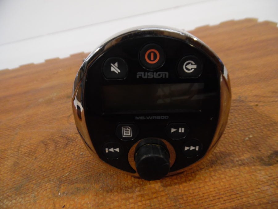 Fusion MS-WR600 Marine Wired Remote Unit -TESTED & WORKING PERFECTLY ...