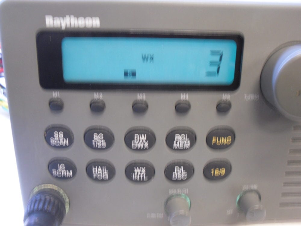 Raytheon Ray220 VHF Hailer w/ Microphone Marine Radio - Fully Tested ...