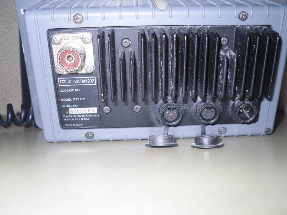 Raytheon Ray202 VHF Hailer w/ Microphone Marine Radio - Tested - Max ...