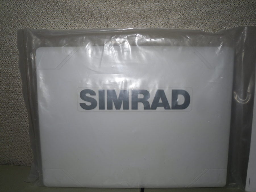 Simrad 000-12368-001 Suncover GO7 Flush Mount Kit - Max Marine Electronics