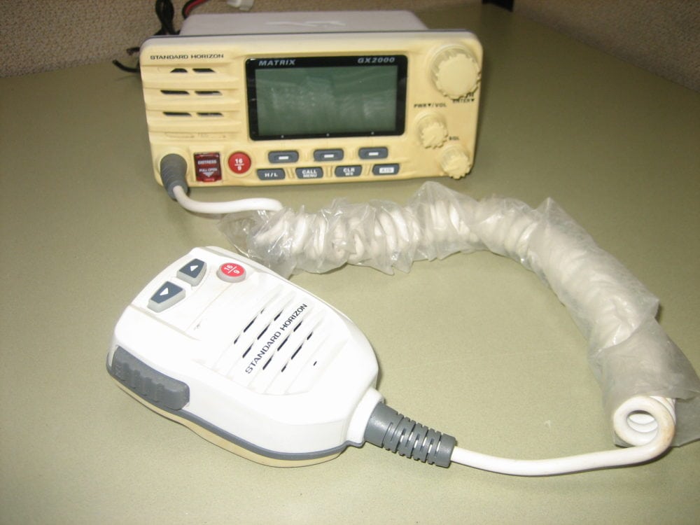 Standard Horizon GX2000 Matrix VHF Marine Radio w/ Mic - Tested - Max ...