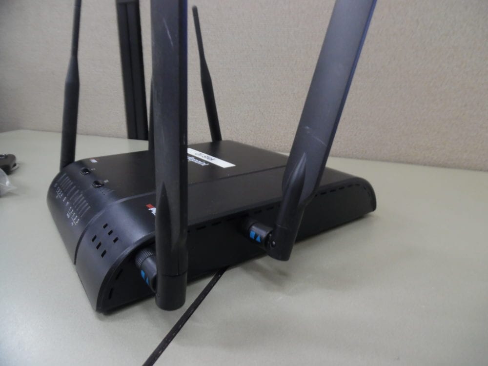 Cradlepoint ARC MBR1400 V2 Version 2 Router w/ Antennas - Max Marine ...
