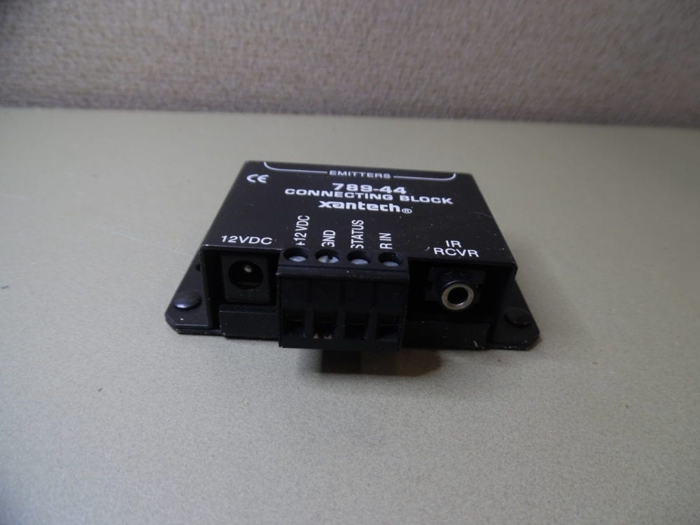 Xantech 789-44 1-Zone 4 IR Emitters Connecting Block 12V - Max Marine ...