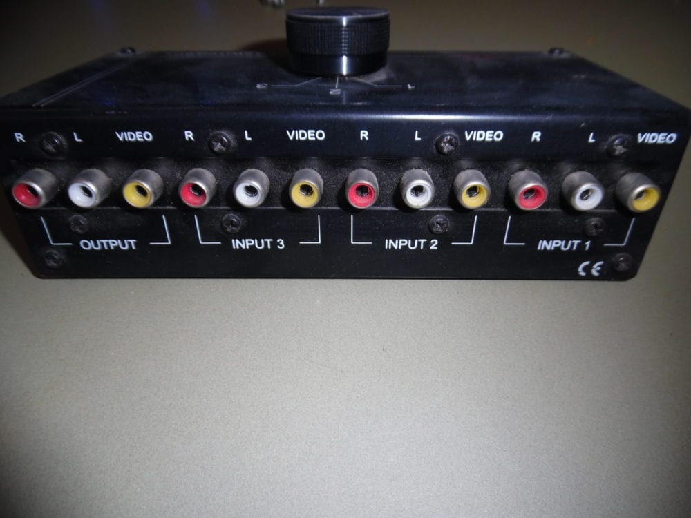 YIS 3 Way Port 3-RCA AV Audio Video Switcher Switch Selector Metal Box ...