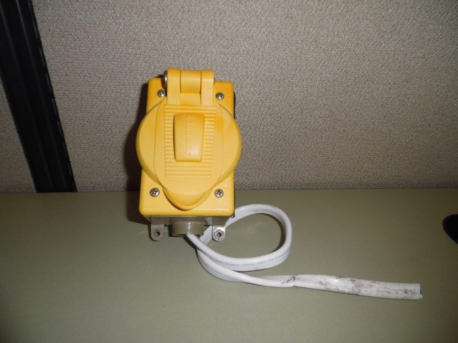 HUBBELL Twist-Lock 3-pin Receptacle and Cover - Weatherproof WIRING ...