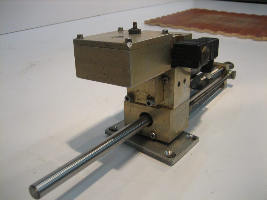 Simrad Robertson HLD350 Autopilot Linear Drive 12VDC - Max Marine ...