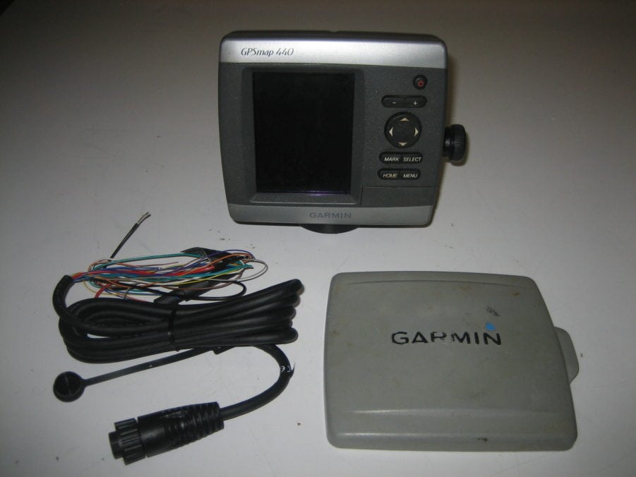 Garmin GPSMAP 440 Chartplotter - Fully Functional w/Bracket Suncover ...