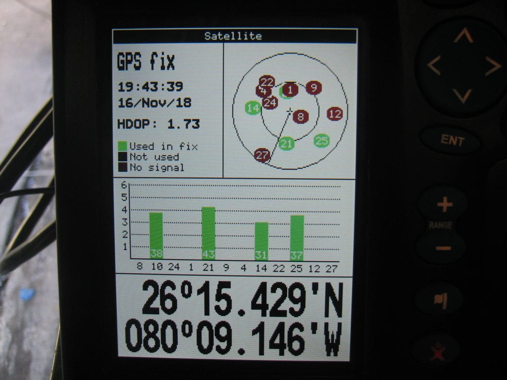 Navman Tracker 5500 Head Unit in Excellent Condition w/GPS Antenna ...