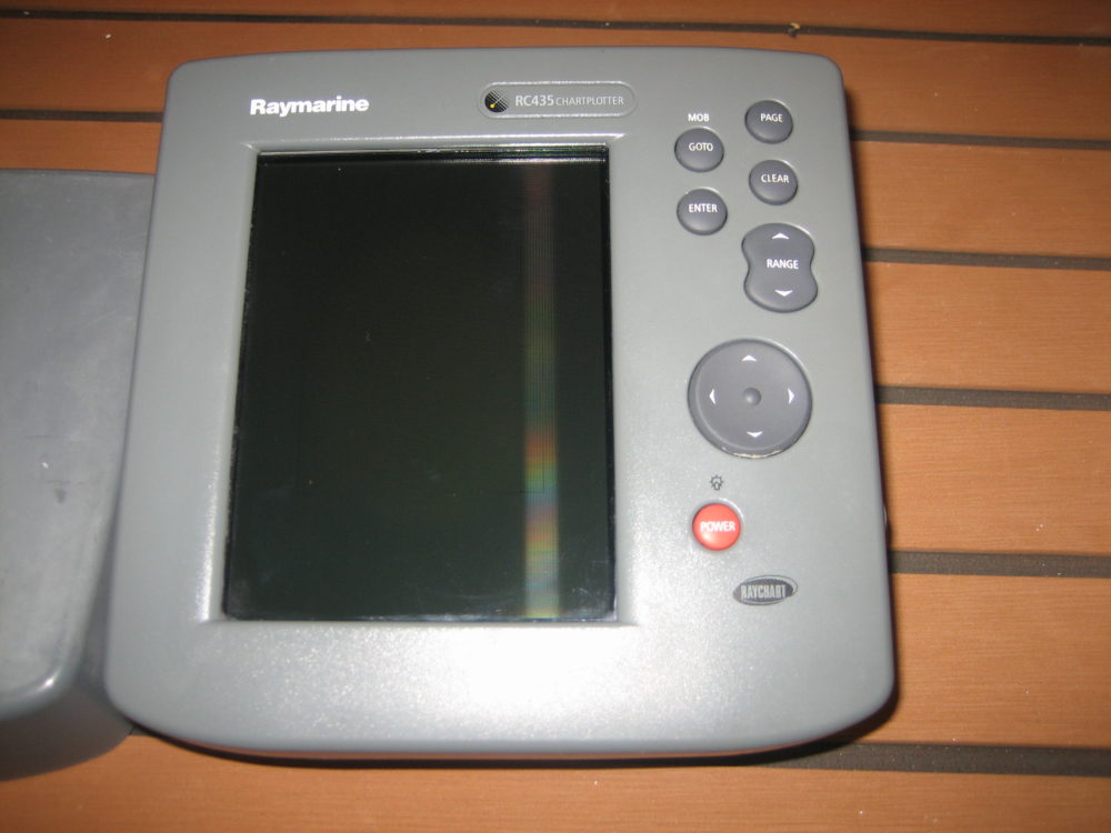 Raymarine RC435 E32040 Chartplotter Head Unit - Great Used Condition - Max Marine Electronics