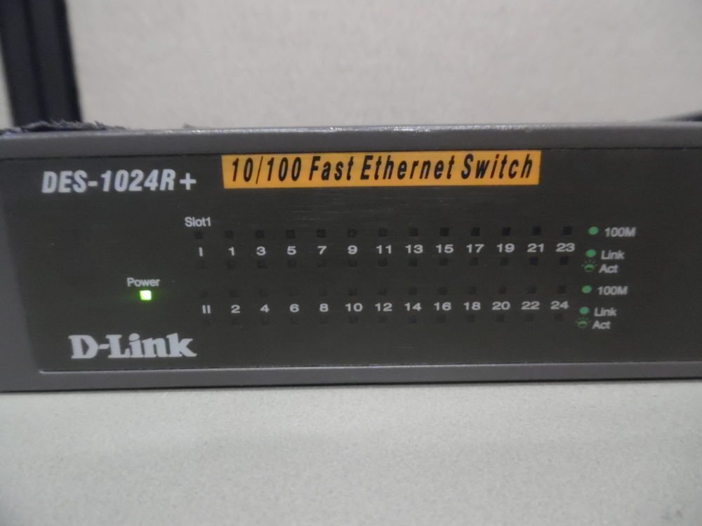D-link DES-1024R+ 10/100 Ethernet 24-Port Switch w/ Power Cable - Max ...