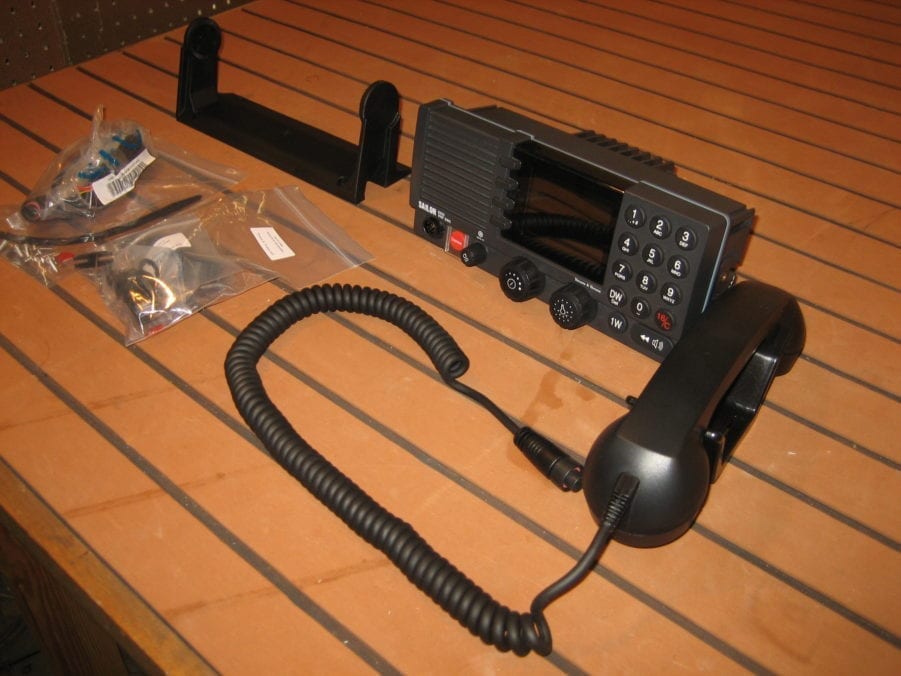 Sailor Thrane 6222A VHF DSC Class A Radio w/ Handset & Bracket ...