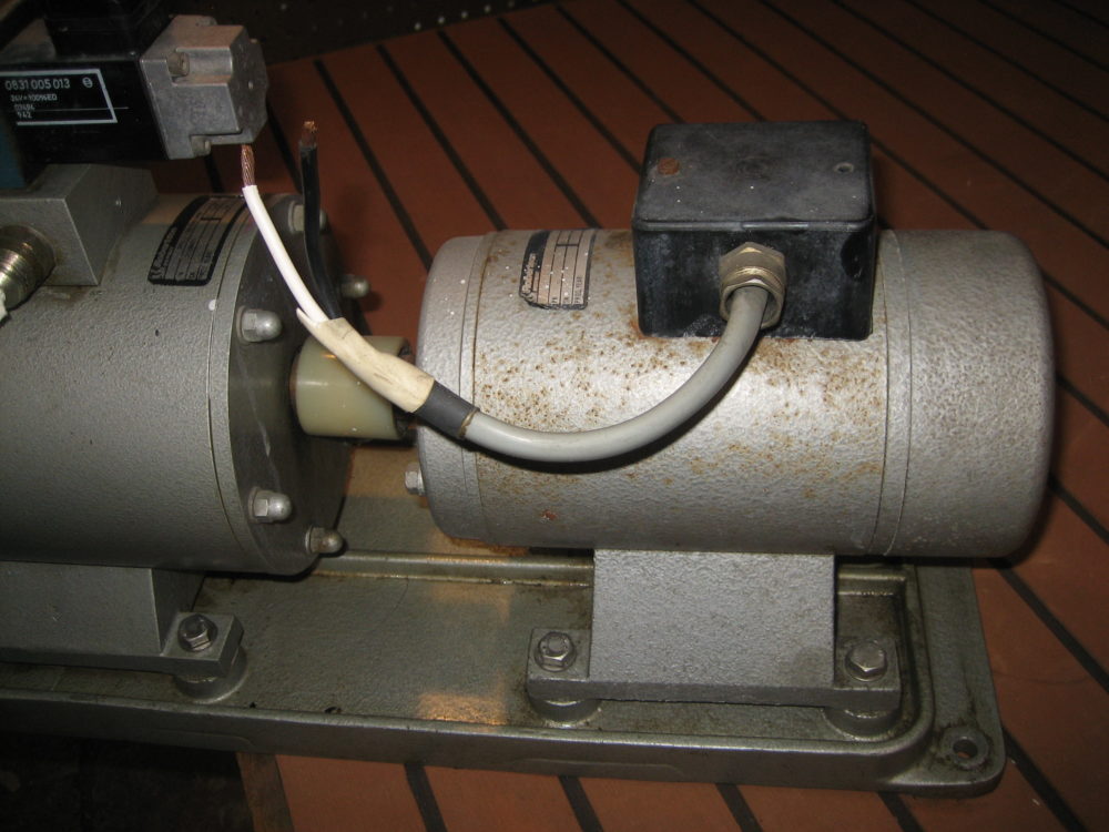 Robertson 12v Constant On Solenoid Drive Autopilot Pump Set - RPU-3 ...