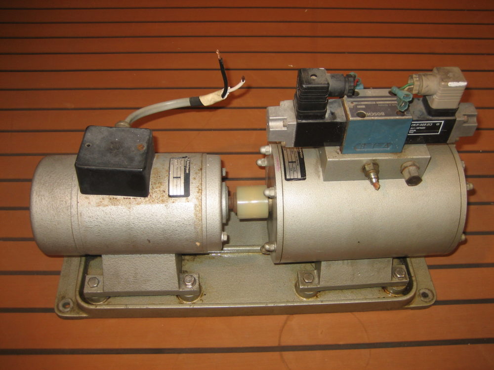 Robertson 12v Constant On Solenoid Drive Autopilot Pump Set - RPU-3 ...