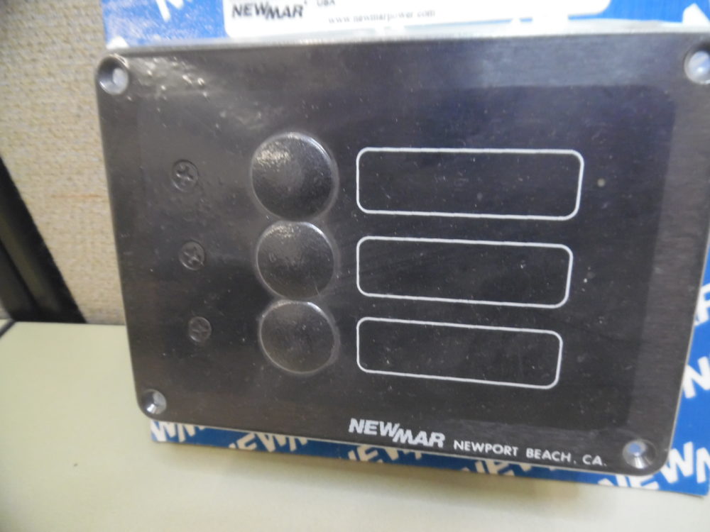 Newmar ACCY-IIBX Blank Breaker Panel With LED - FREE US SHIPPING - Max ...