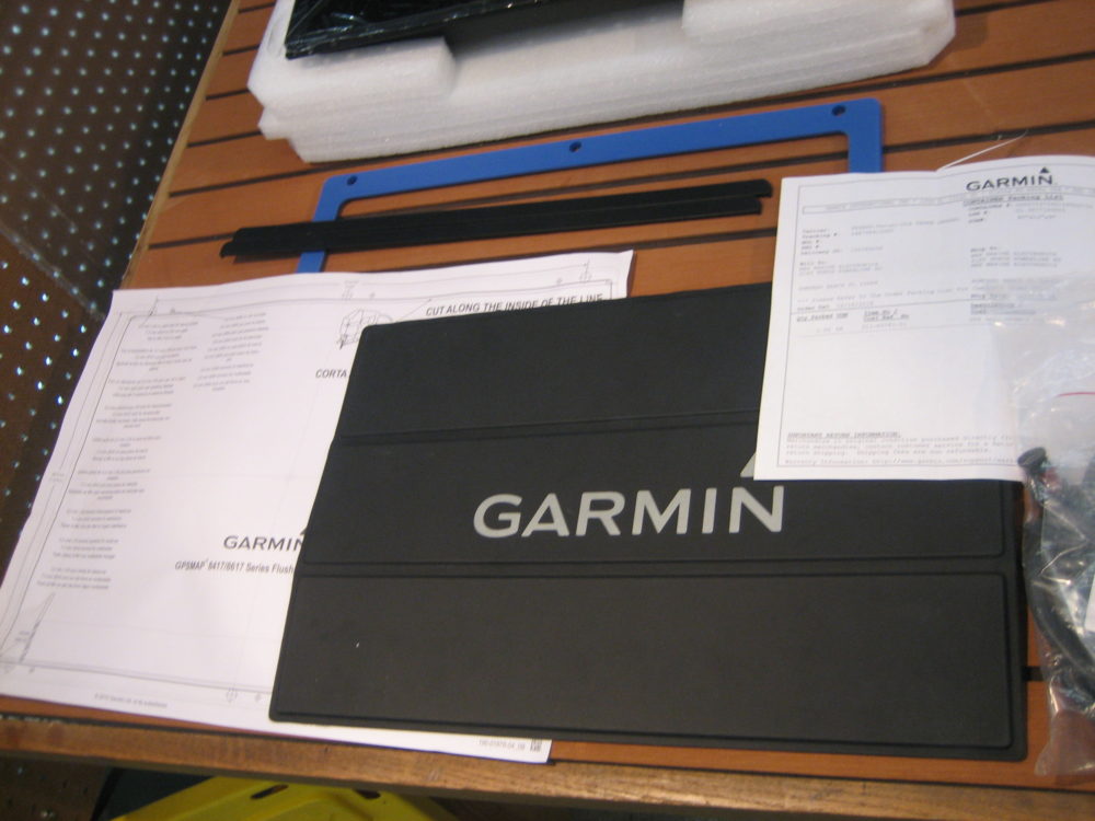 Garmin GPSmap 8617 17" Touchscreen MFD - Factory Refurbished Display w ...