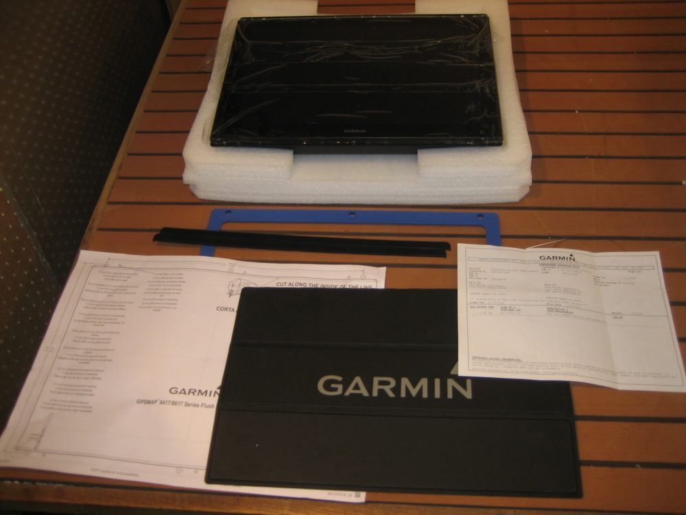 Garmin GPSmap 8617 17" Touchscreen MFD - Factory Refurbished Display w ...