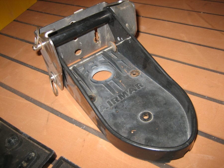 Airmar TM260 TM265 Transom Mount Transducer Mounting Bracket Hardware ...