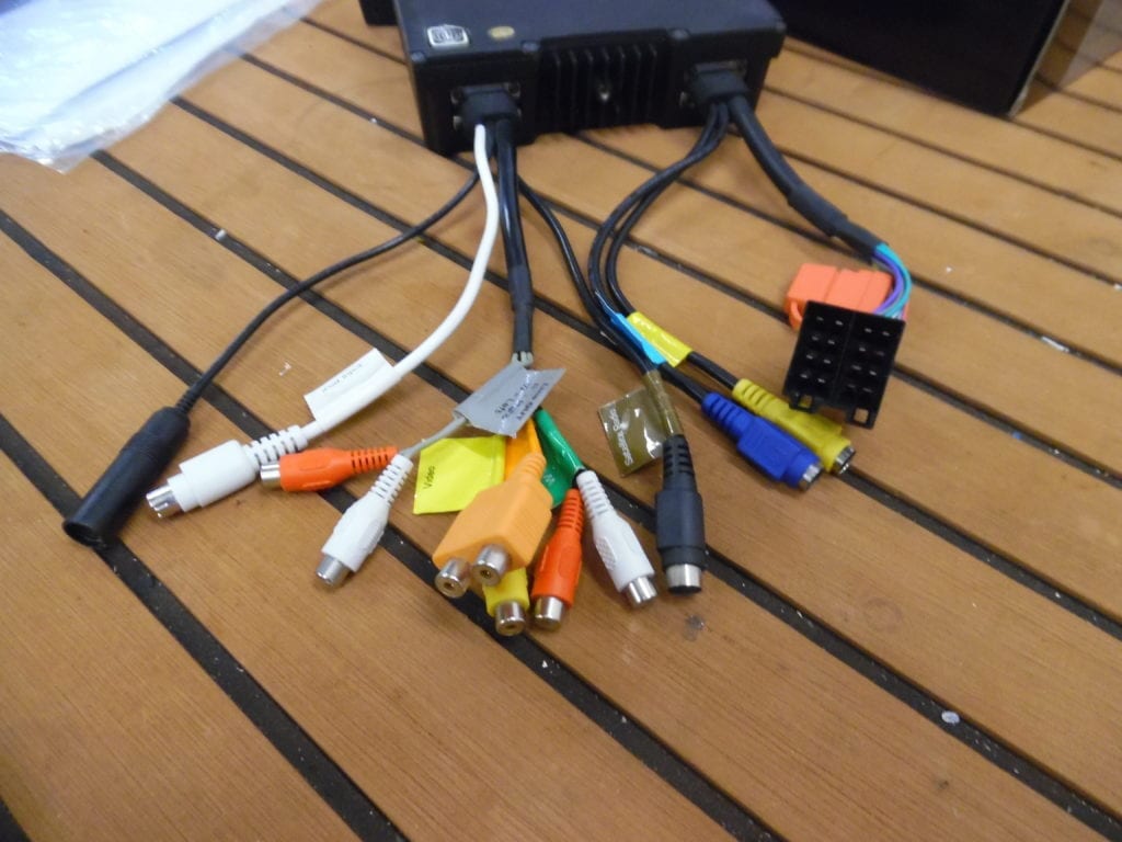 Fusion MS-AV600 iPod/AUX/AM/FM/CD/SAT RADIO Marine Stereo Receiver w ...