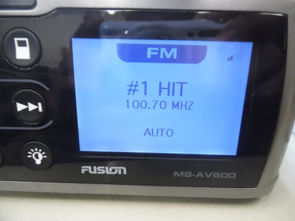 Fusion MS-AV600 iPod/AUX/AM/FM/CD/SAT RADIO Marine Stereo Receiver w ...