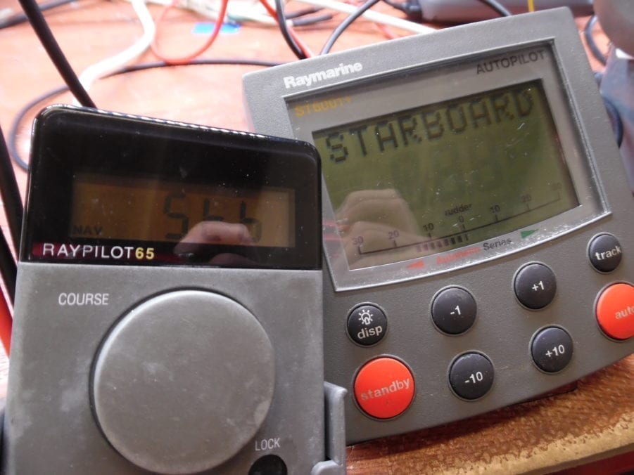 Raymarine Raytheon Raypilot 65 Autopilot Wired Remote w/ Cradle M81101 ...