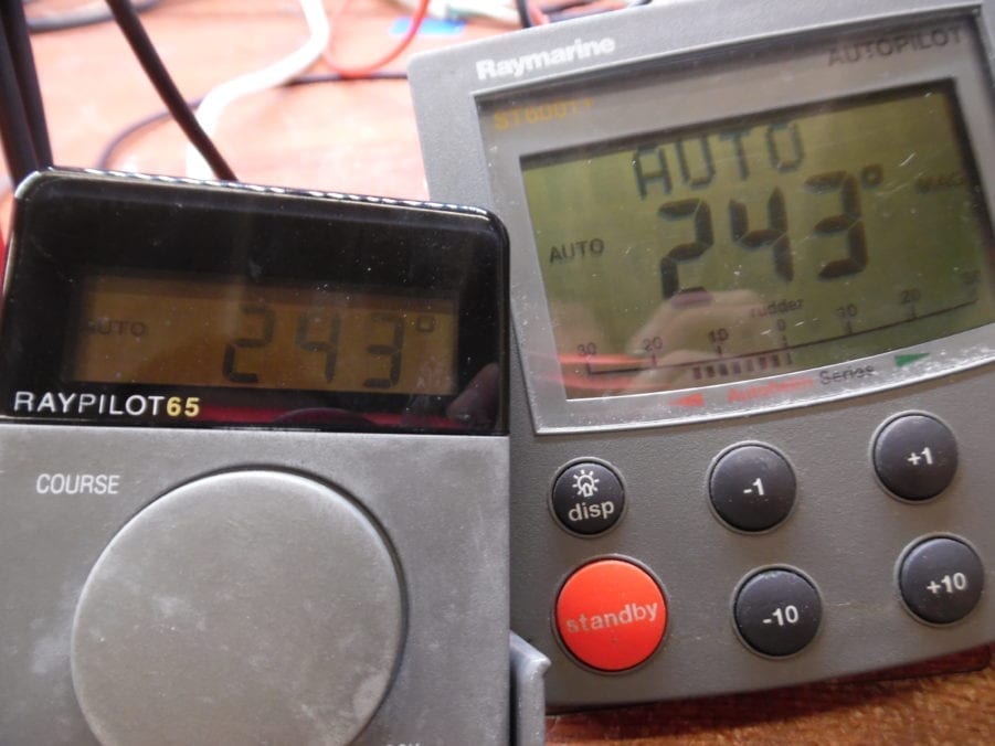 Raymarine Raytheon Raypilot 65 Autopilot Wired Remote w/ Cradle M81101 ...
