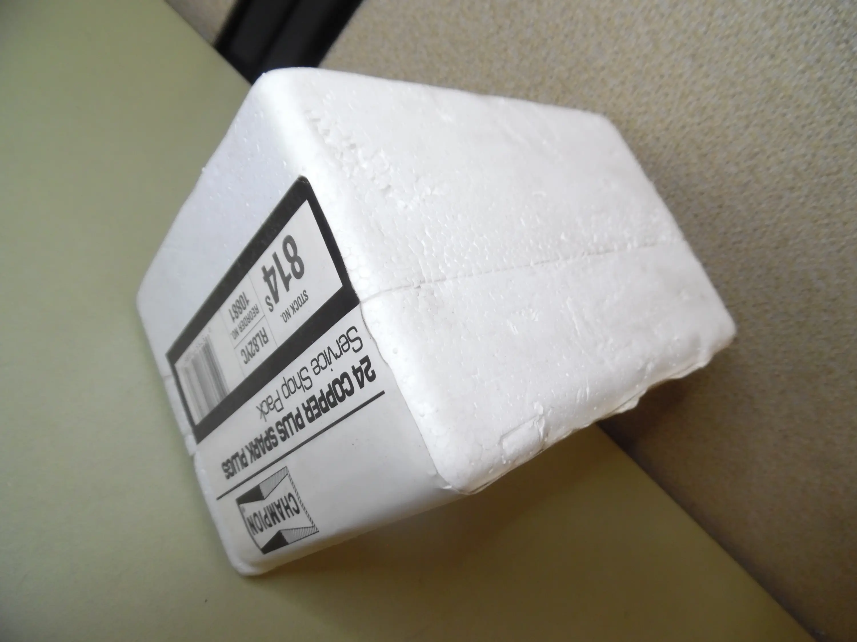 QTY Lot of 24 CHAMPION 814 RL82YC COPPER PLUS SPARK PLUGS - 24 Shop ...