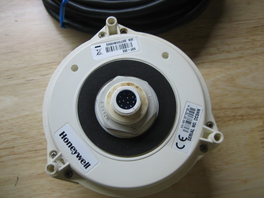 Gost Nav-tracker Honeywell SAT-202 GPS Antenna - Includes 20' Cable ...