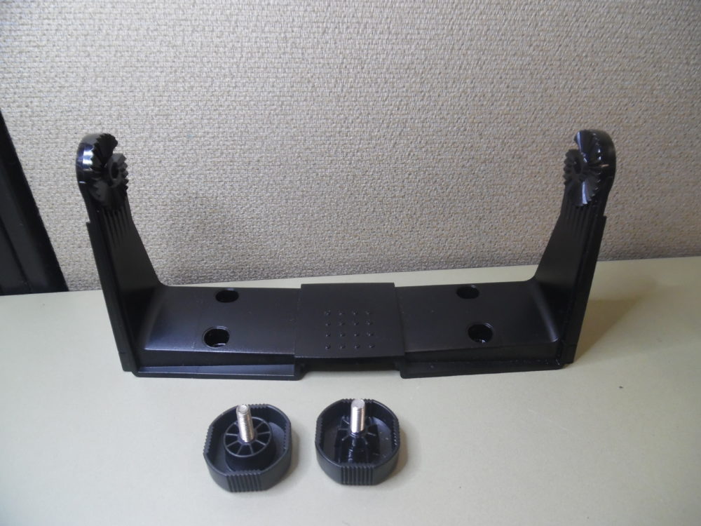 Simrad GO9 XSE / Vulcan 9 Black Mounting Gimbal Bracket with Knobs ...