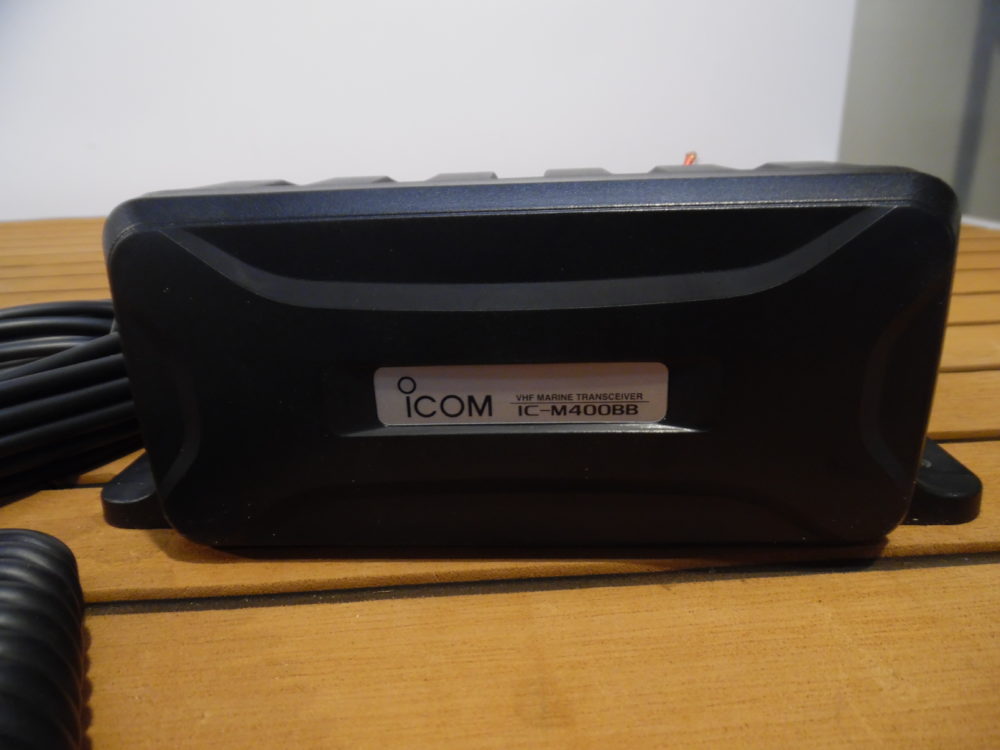 Icom IC-M400BB VHF Marine Radio w/ Command Mic IV - TESTED - Max Marine ...