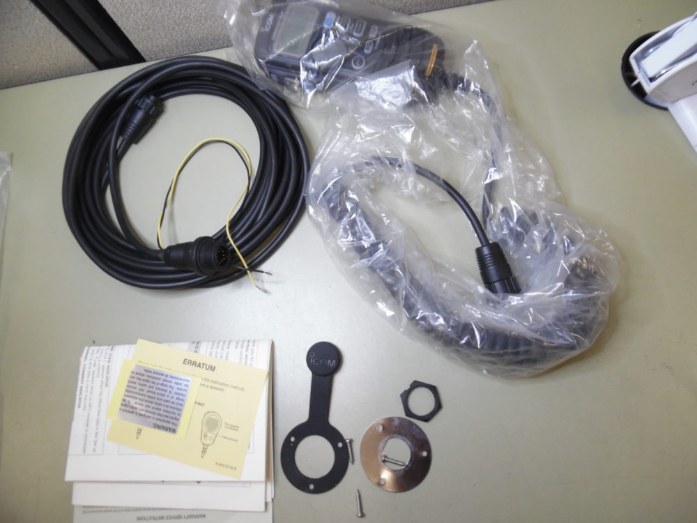 ICOM HM-162B VHF Command Microphone Mic III w/ 20 ft Connection Cable ...