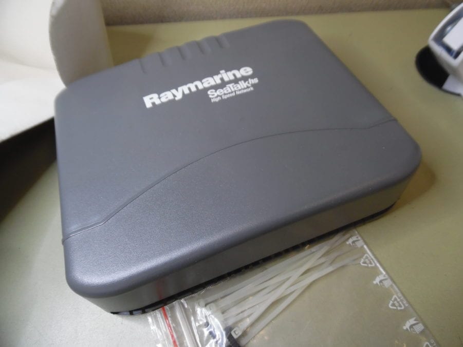 Raymarine E55058 Seatalk HS High Speed Raynet Network Switch Hub - Max ...