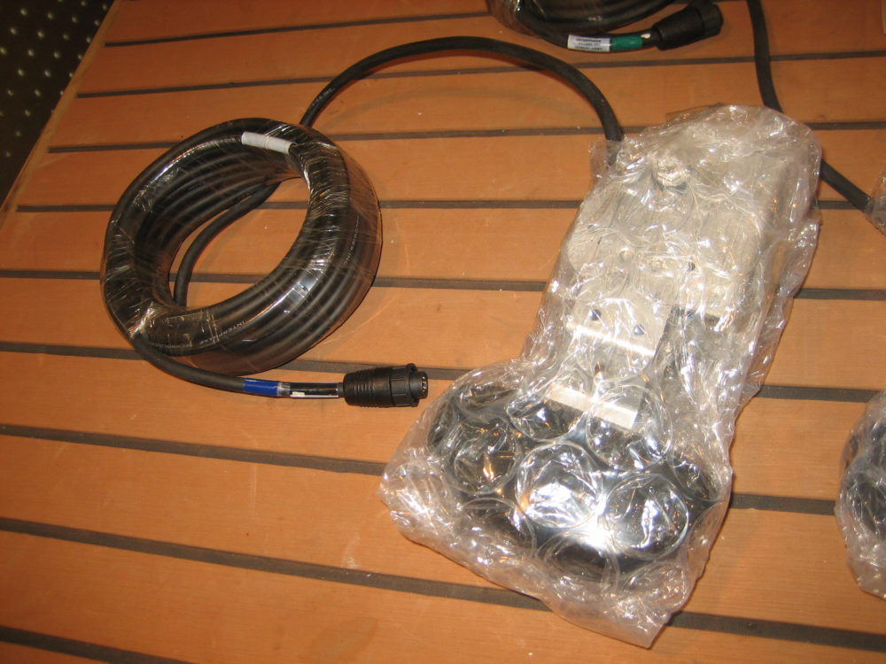 Interphase NEW Pair of Transom Mount Transducers - T1-I200-025 & T1 ...